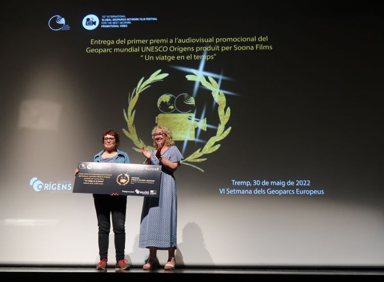 El Geoparc Orígens lliura a Soona Films el primer premi per al vídeo ...